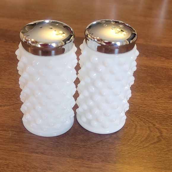 Kitchen | Vintage Milk Glass Salt Pepper Shakers | Poshmark